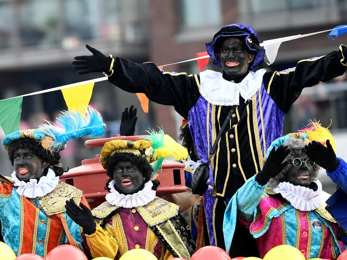 6 Most Curious Christmas Traditions Around the World - BookBildr